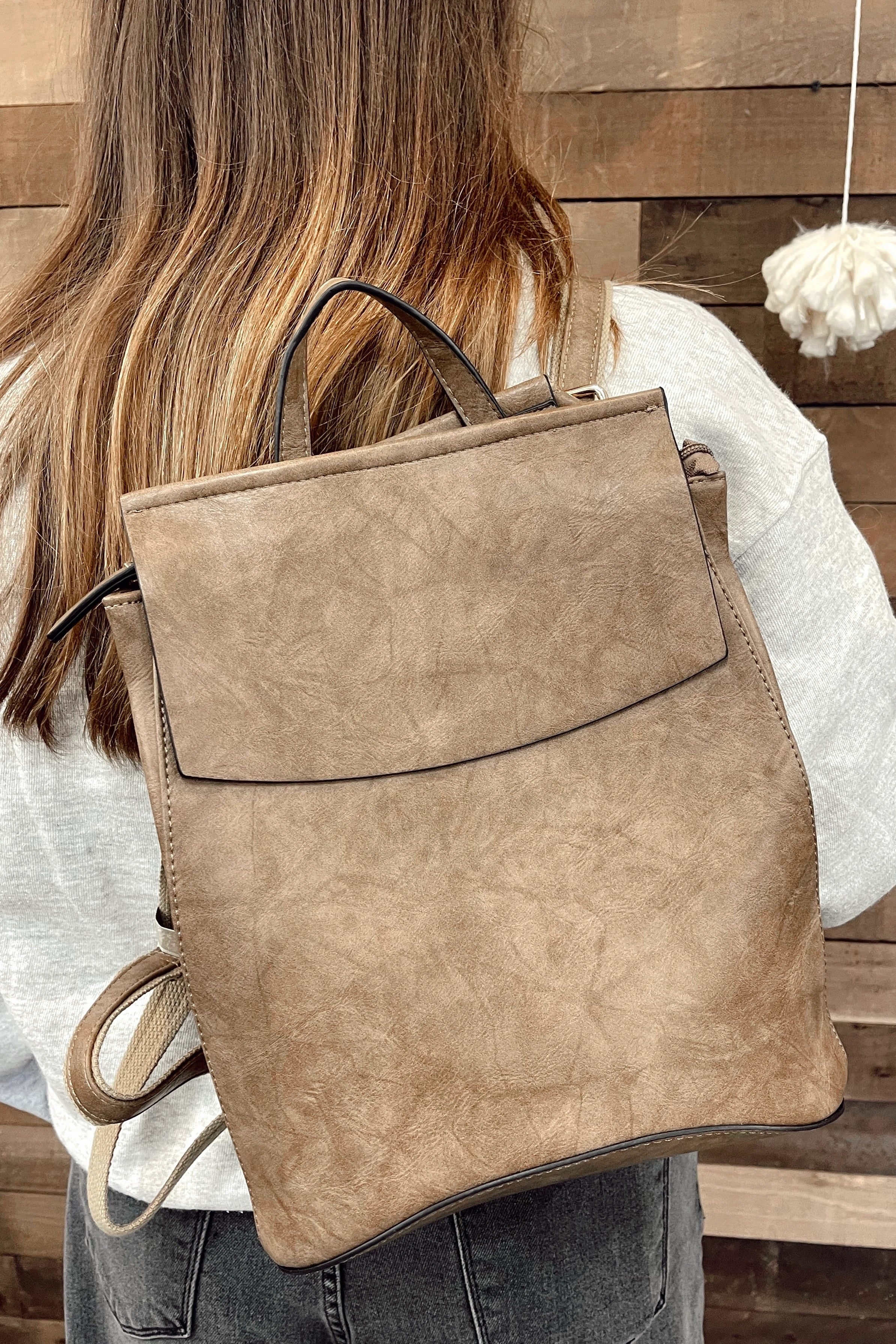 UNV0069 Flap Over Convertible Backpack – Honeytote